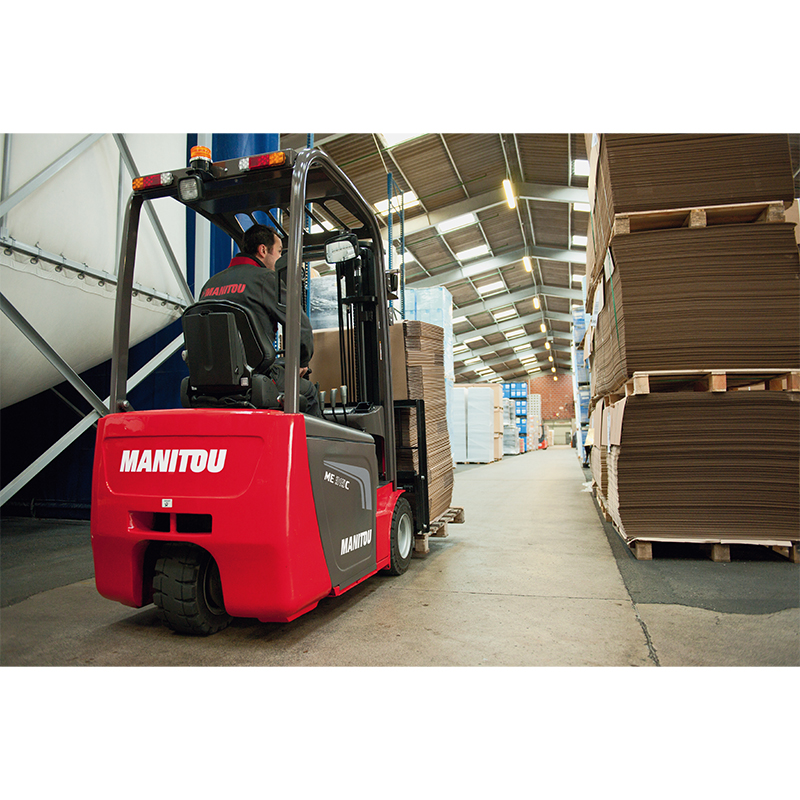 Chariot élévateur 1T MANITOU 24V 3 roues - Location & Vente